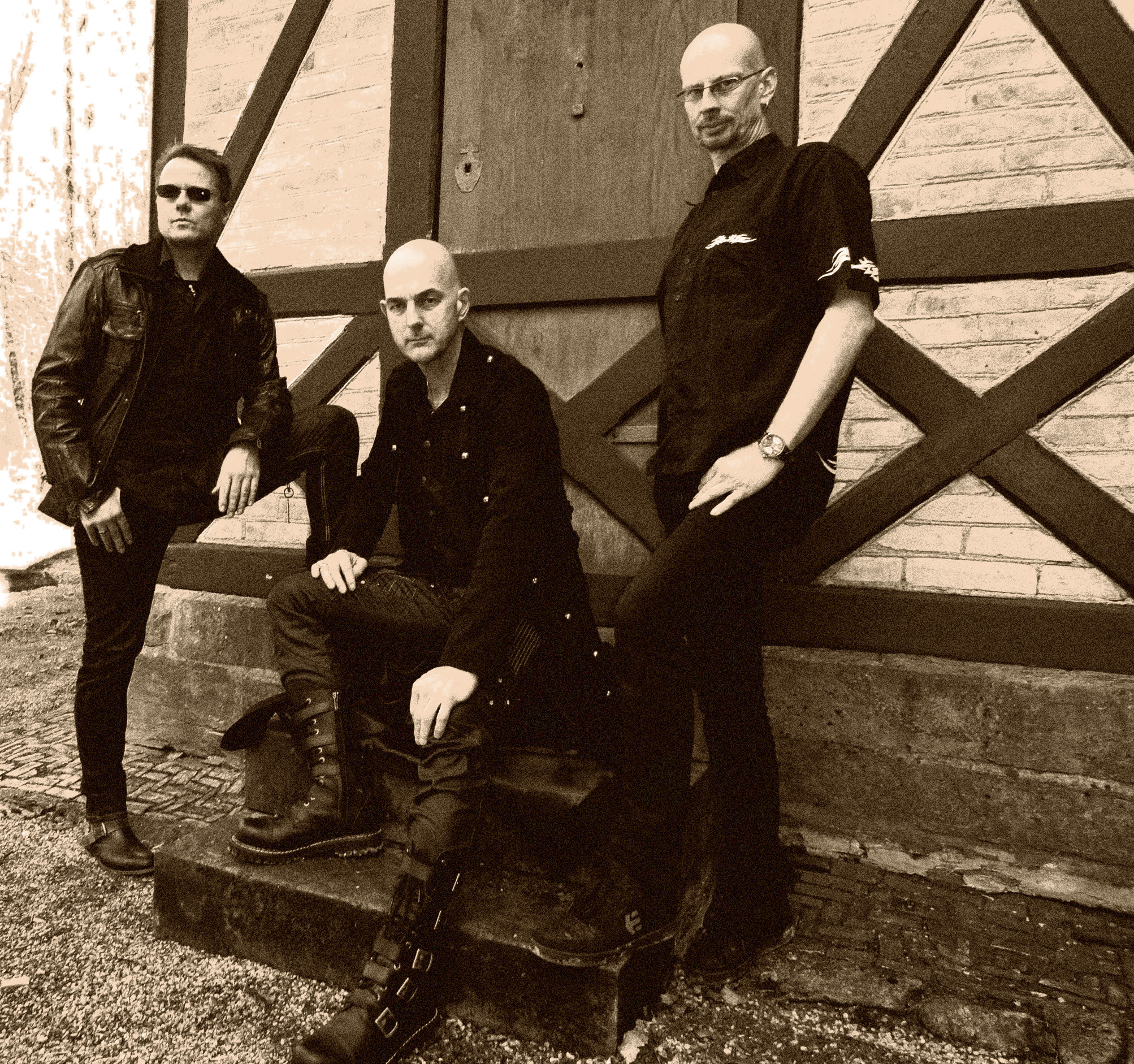 Band Pics (old and new) – THE ESCAPE – OFFICIAL WEB